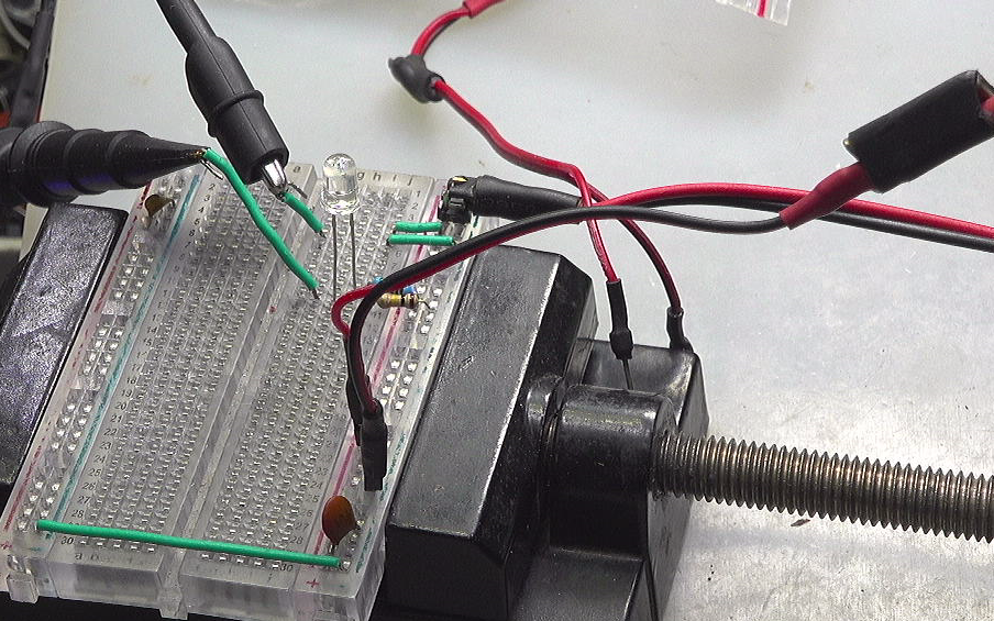 测试一些LED的反向击穿过程中的单光子现象_led反向-CSDN博客