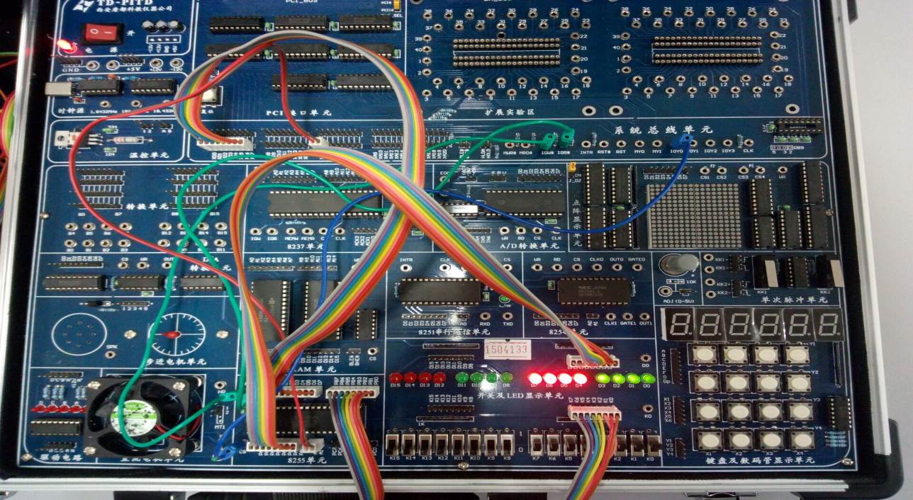 8255并行接口实验_编写程序,使8255的a口为输入,b口为输出,完成拨动开关到数据灯的数据传输。要求由-CSDN博客