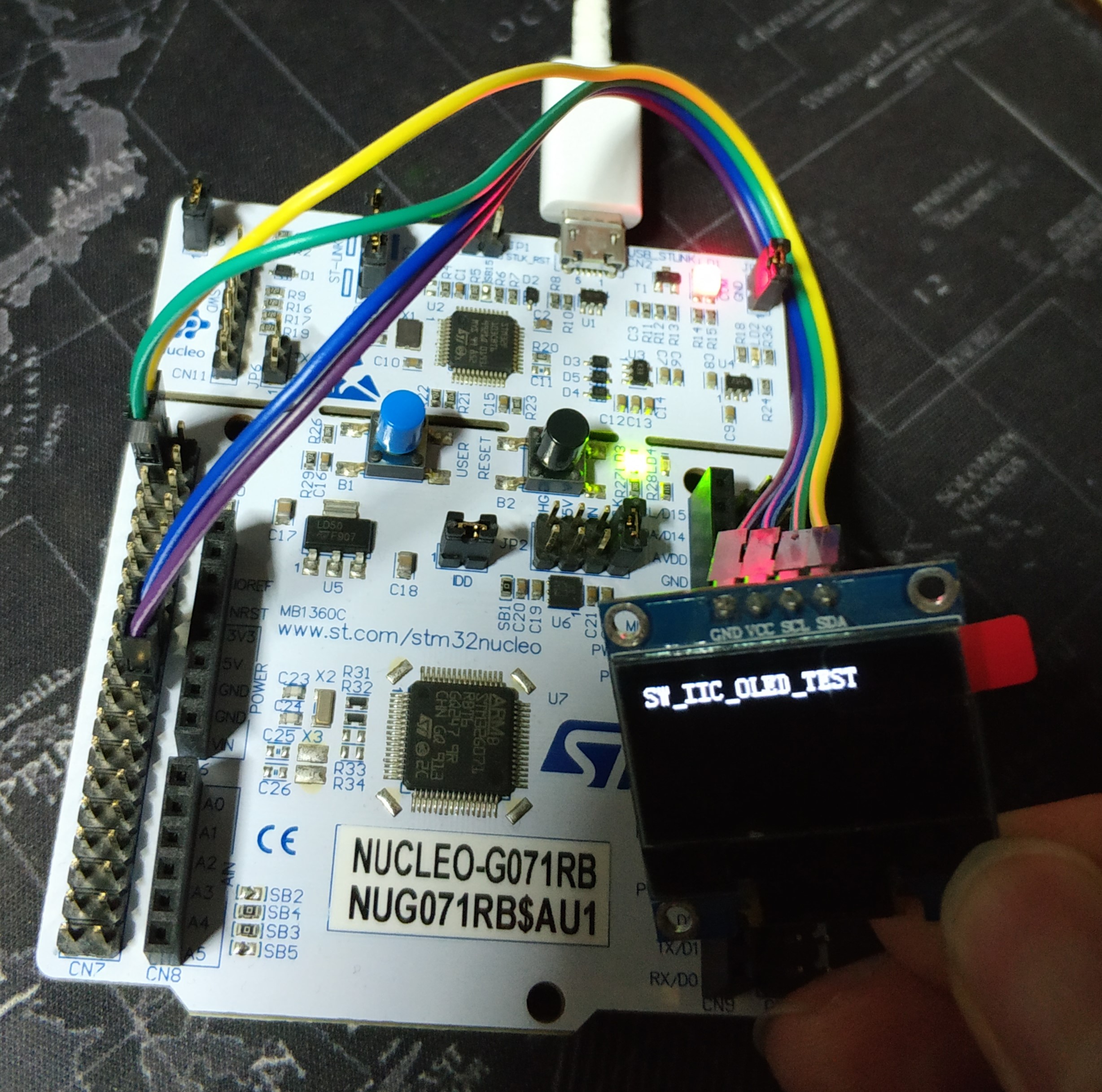 Stm32cubemx手摸手教程：软件模拟iic驱动oled显示屏 Stm32cubemx模拟iic控制oled Csdn博客
