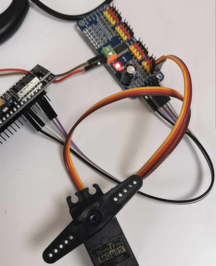 arduino（3）：使用ESP8266的 I2C接口，加上PCA9685 芯片控制舵机进行旋转_8266迷你pca9685-CSDN博客