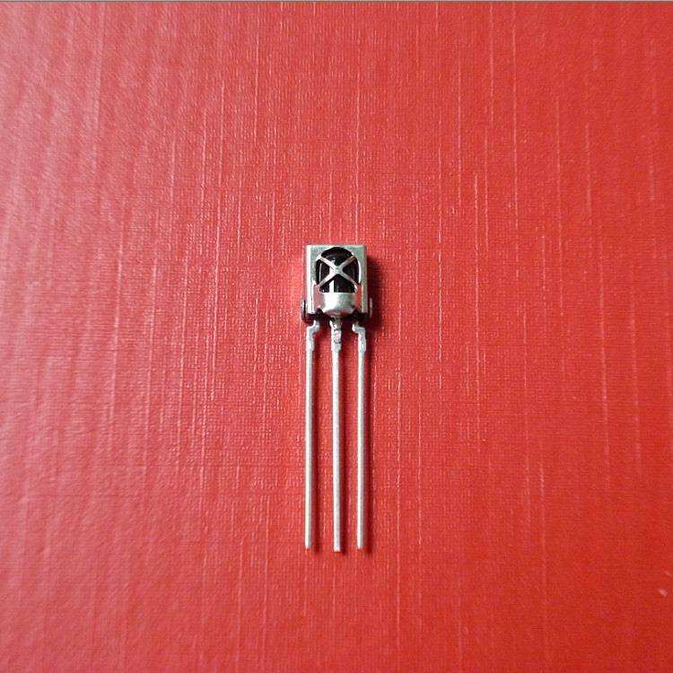 Arduino - CHQ1838B红外接收模块控制LED实验（附.Tinkercad图形化编程）_1838b红外接收头引脚图-CSDN博客