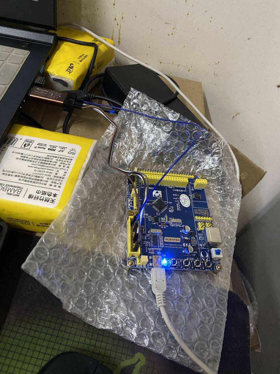 正点原子的smt32f103系列用SW模式进行程序的调试，新手小白进_swdio和swclk和3.3在哪里呀?-CSDN博客