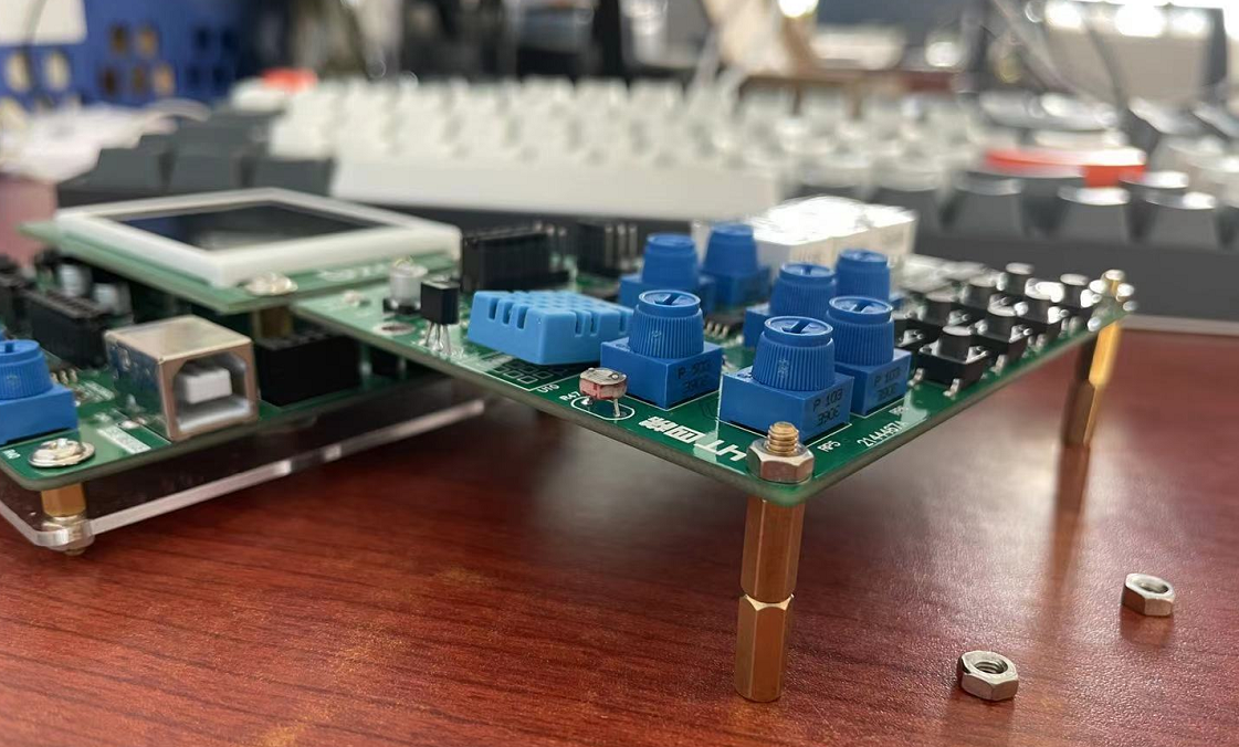 【国信长天蓝桥杯】CT117E-M4 嵌入式开发板扩展篇 ① 扩展板功能介绍及其与主板的连接_蓝桥杯嵌入式扩展板原理图-CSDN博客