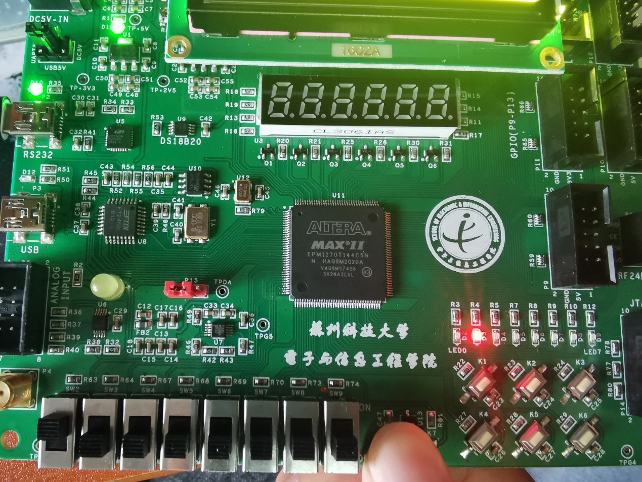 【数字系统】时序逻辑电路设计：异步复位D触发器/十进制计数器/分频器 Quartus II 环境/Verilog HDL语言/编程+仿真+开发板/FPGA/CPLD/EDA_异步复位仿真图 ...