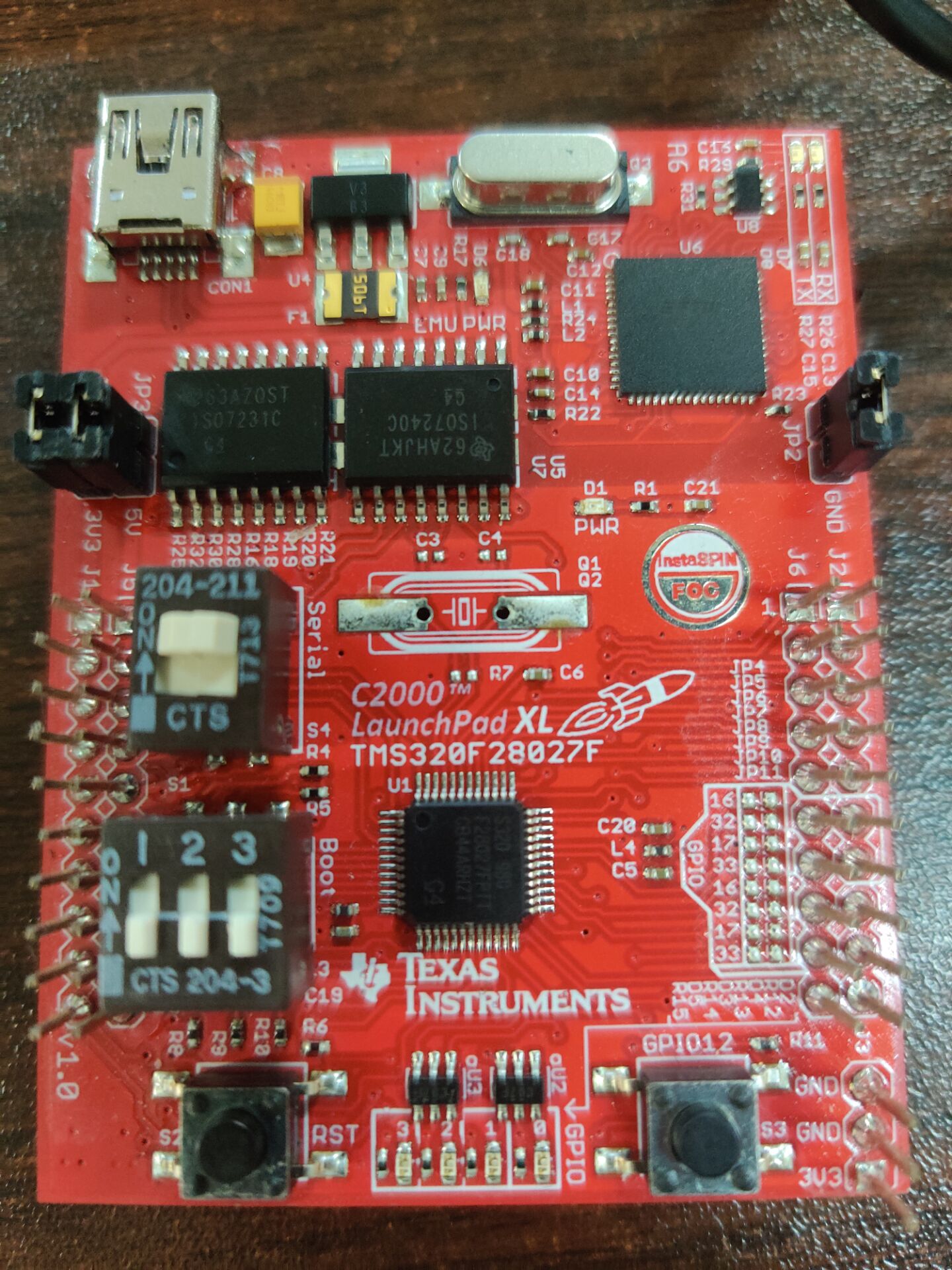TMS28027学习的踩坑经验总结：用延时函数使LED闪烁_tms320f28027教程-CSDN博客