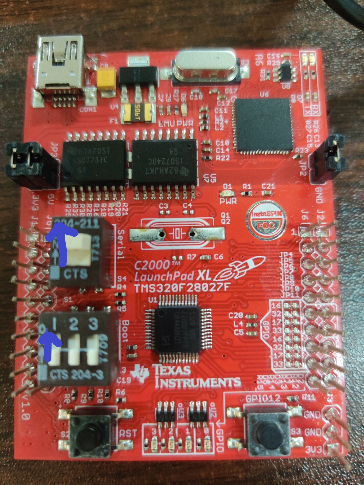 TMS28027学习的踩坑经验总结：用延时函数使LED闪烁_tms320f28027教程-CSDN博客