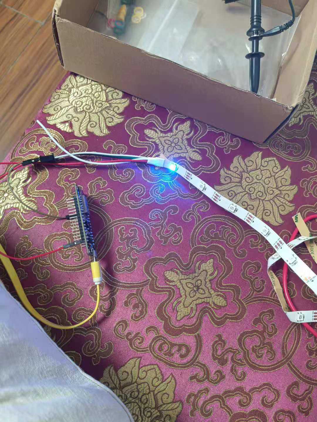 esp8266 lights up ws2812 led strip - Programmer Sought