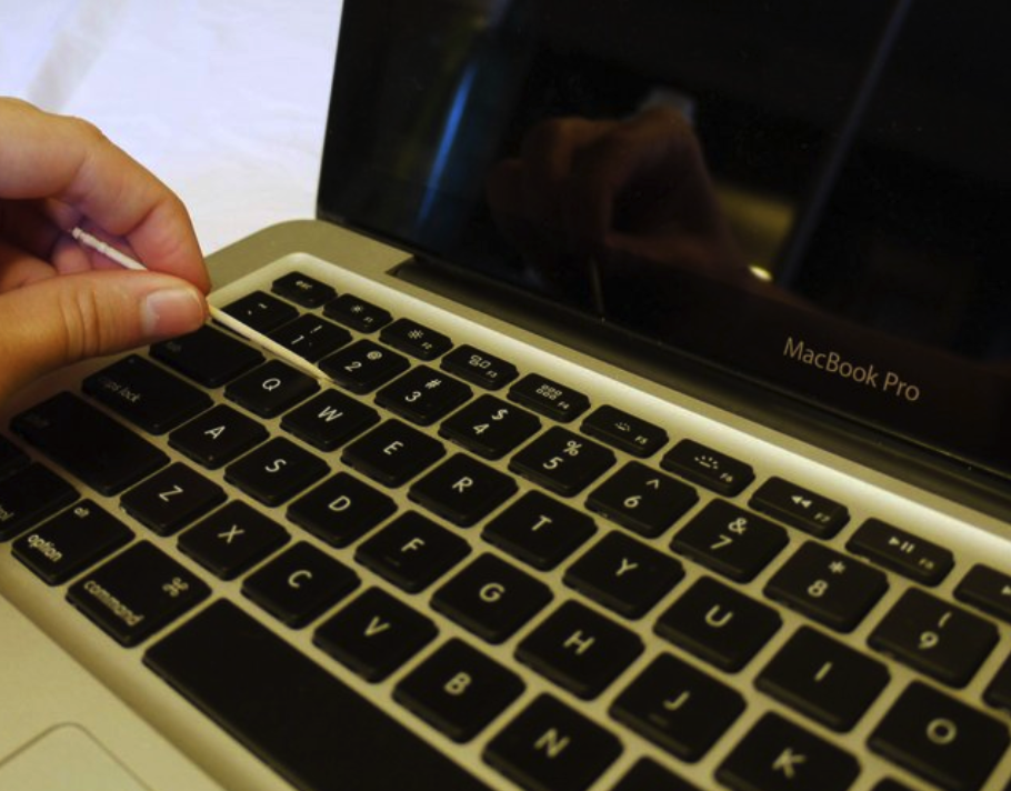 macbook pro键盘按键帽清理，修复手感变差的问题_mbp2015键盘帽-CSDN博客