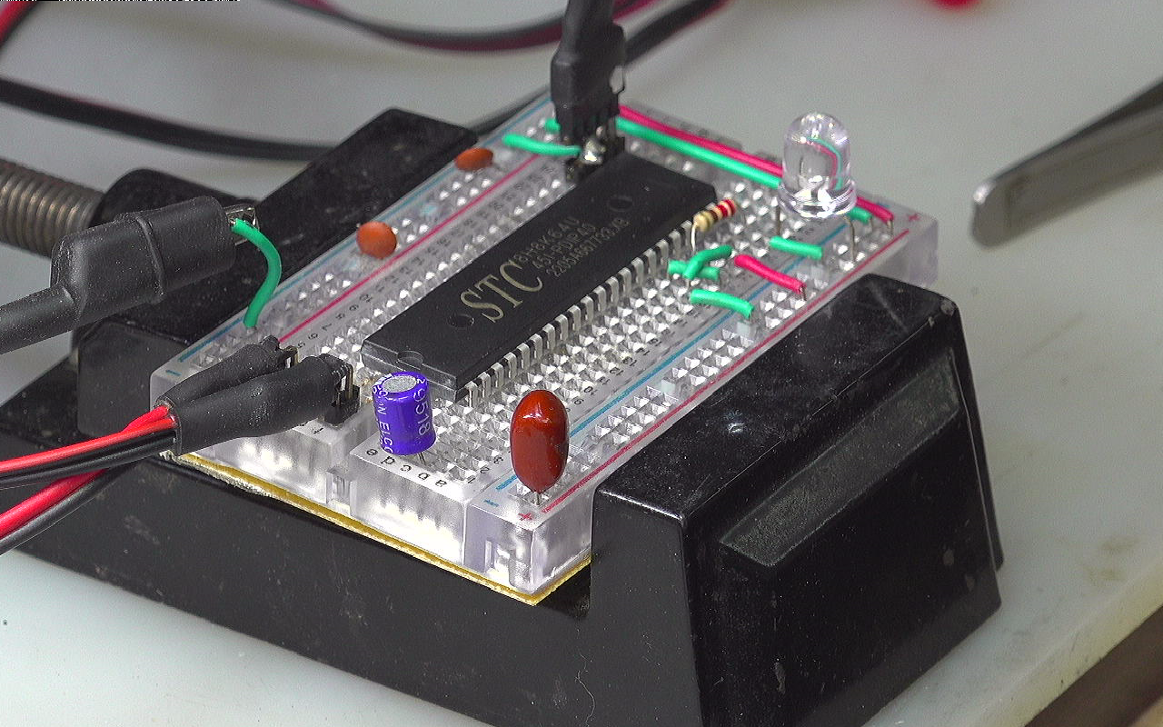 面包板上调试STC： 8H8K64U_stc8h8k数据手册-CSDN博客