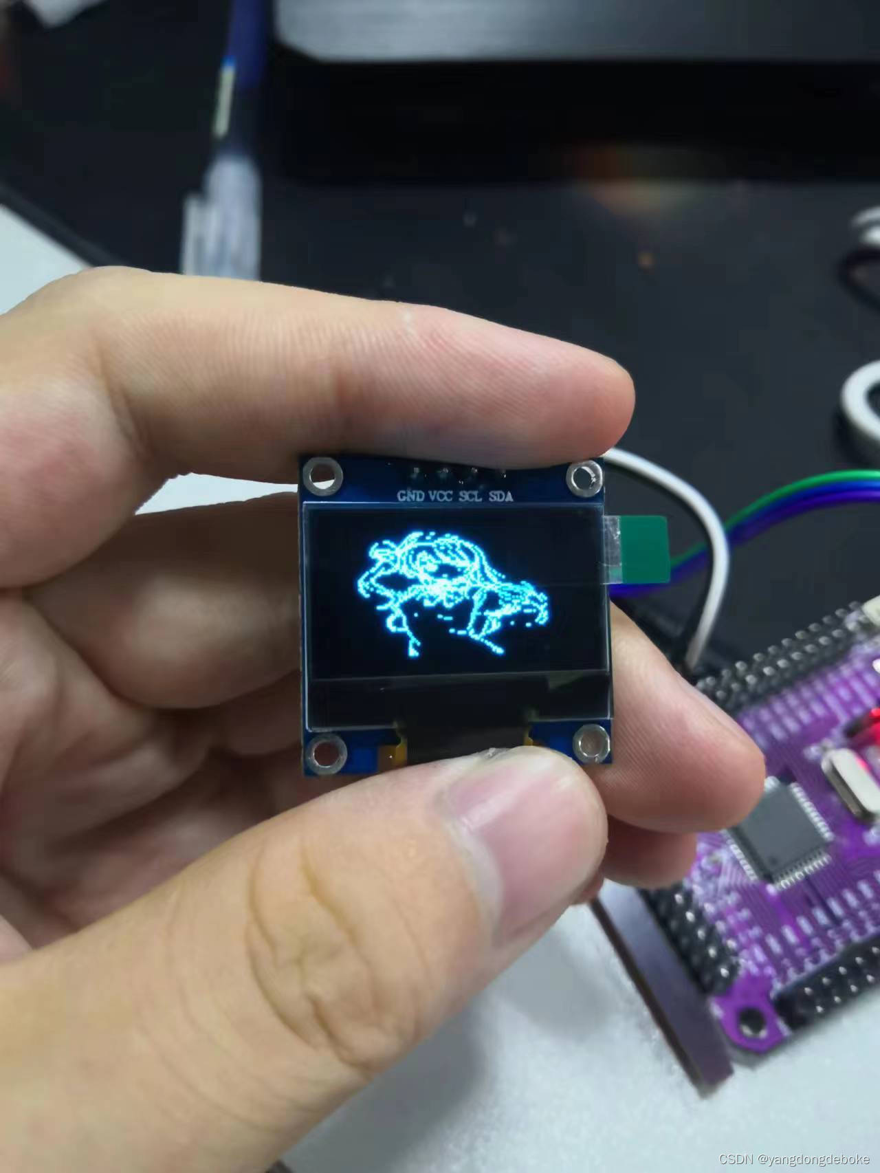 51单片机与Oled显示屏配合显示简单的图片_oled可以连接51单片机吗-CSDN博客