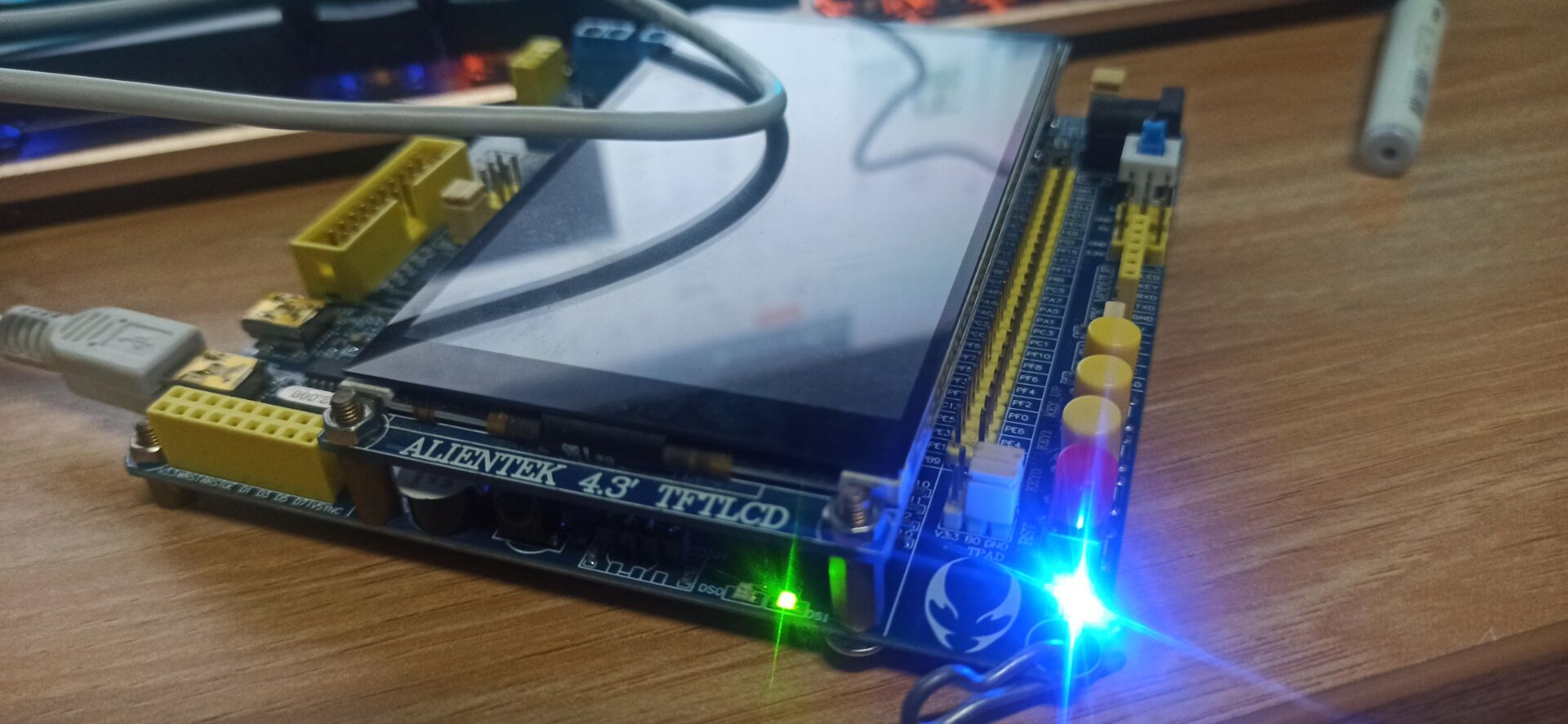【STM32F10x串口通信控制LED输出模式以及亮灭】_通过串口输入控制led灯的亮灭-CSDN博客