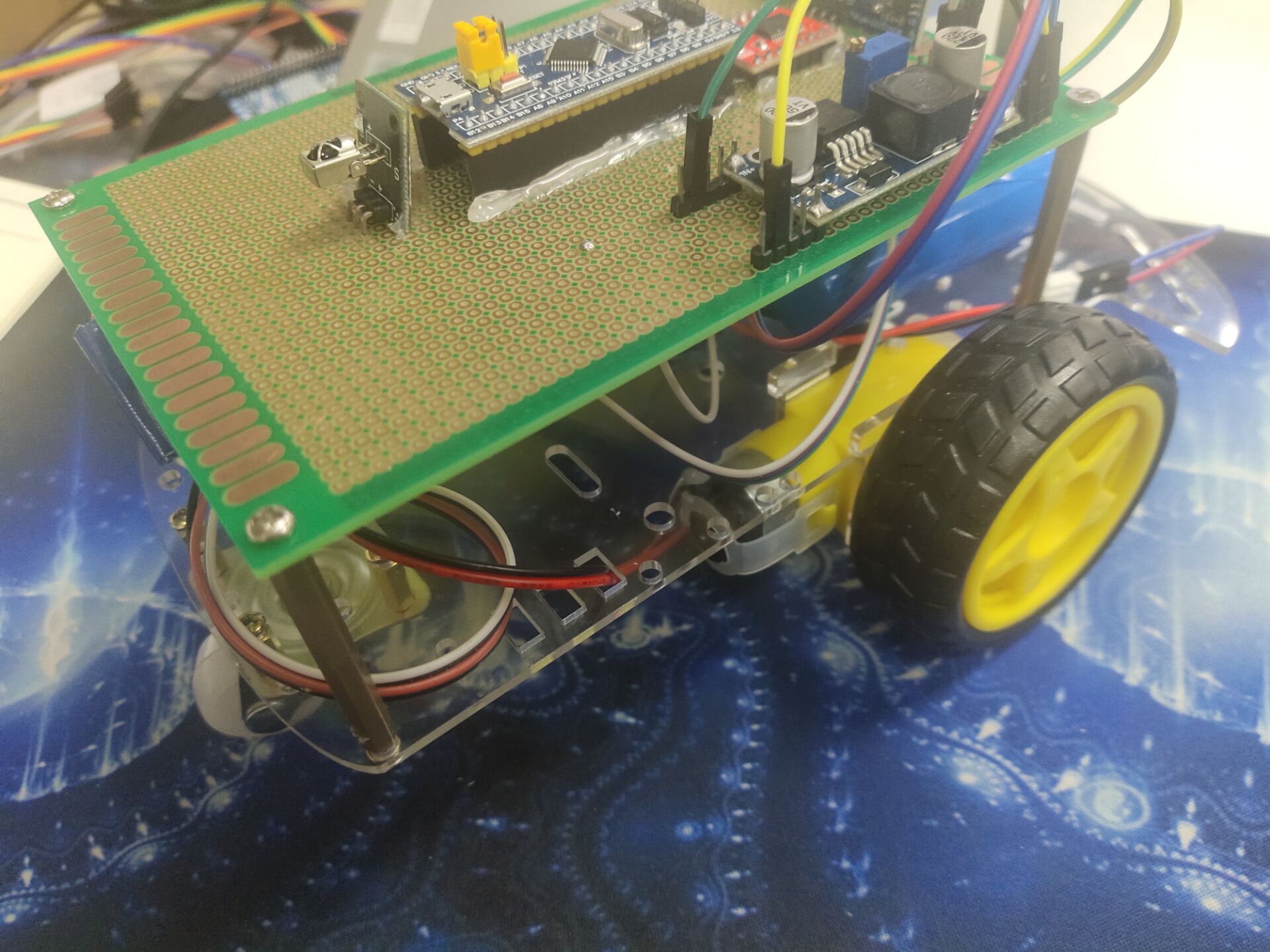 STM32智能小车------TCRT5000循迹_stm32_小光学嵌入式-GitCode 开源社区