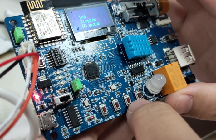 基于STM32的WIFI智能云家居（实验现象）_wifi云家居实训翻译-CSDN博客