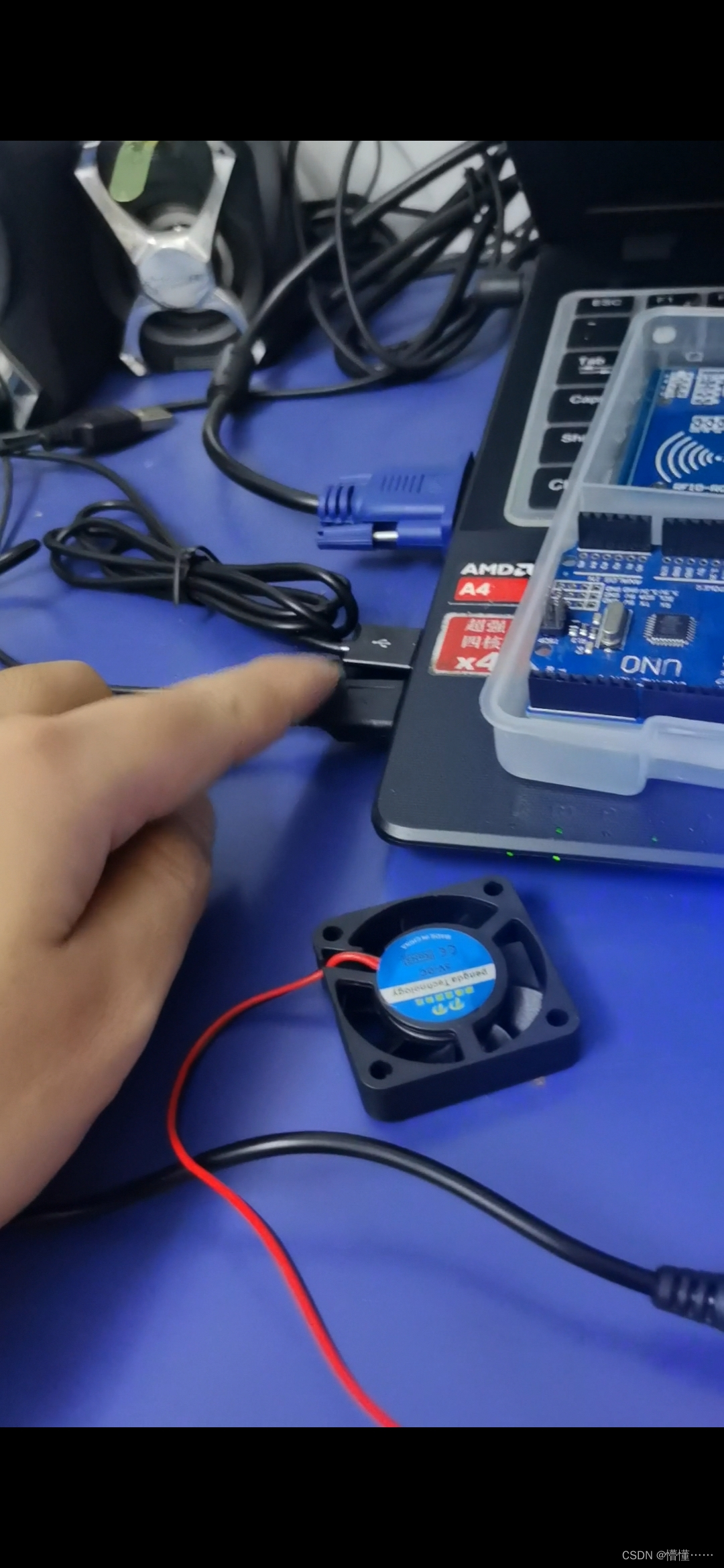 73、基于51单片机温湿度光照检测控制esp8266无线wifi App远程监测报警程序原理图pcb源文件参考论文开题报告元器件清单等esp8266与51单片机连接原理图 Csdn博客 