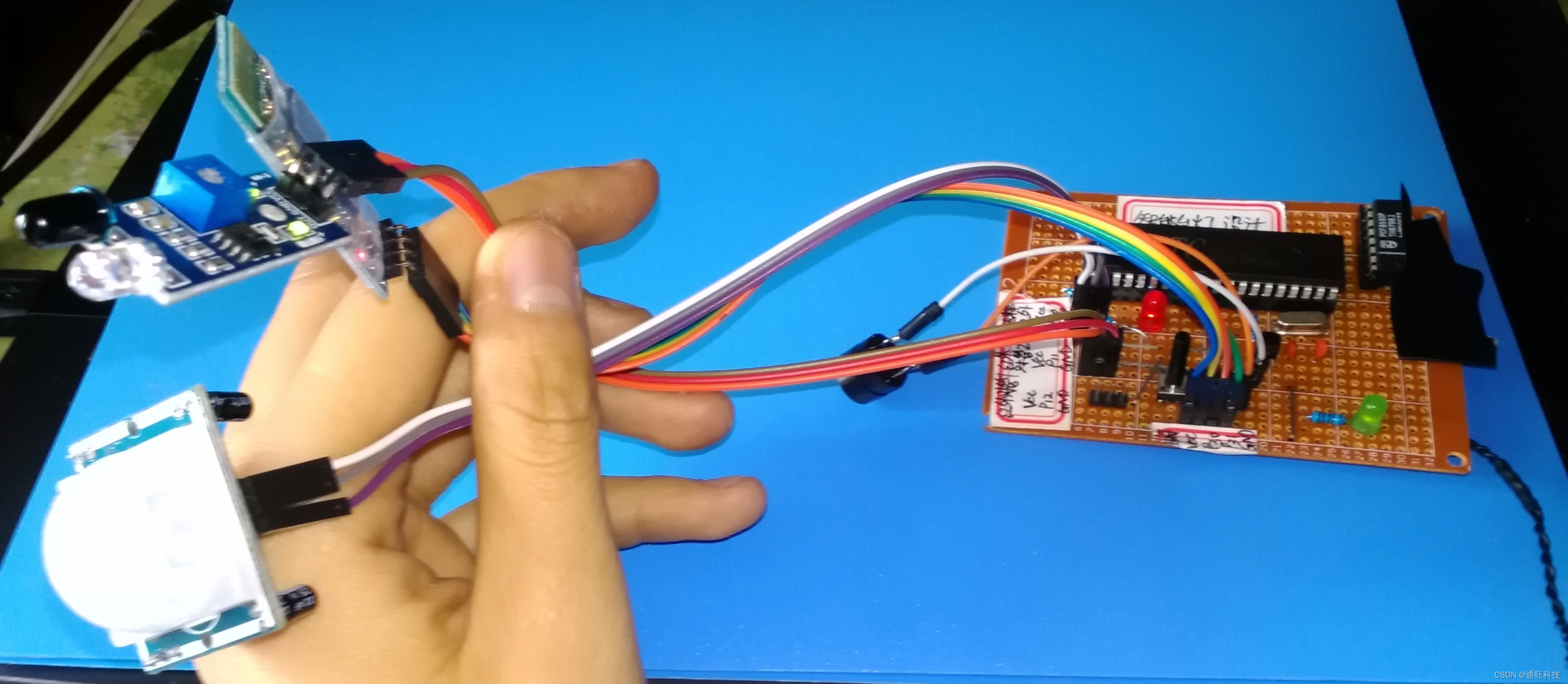 14-123、基于51单片机智能台灯红外热释感应红外避障蓝牙APP设计-CSDN-CSDN博客