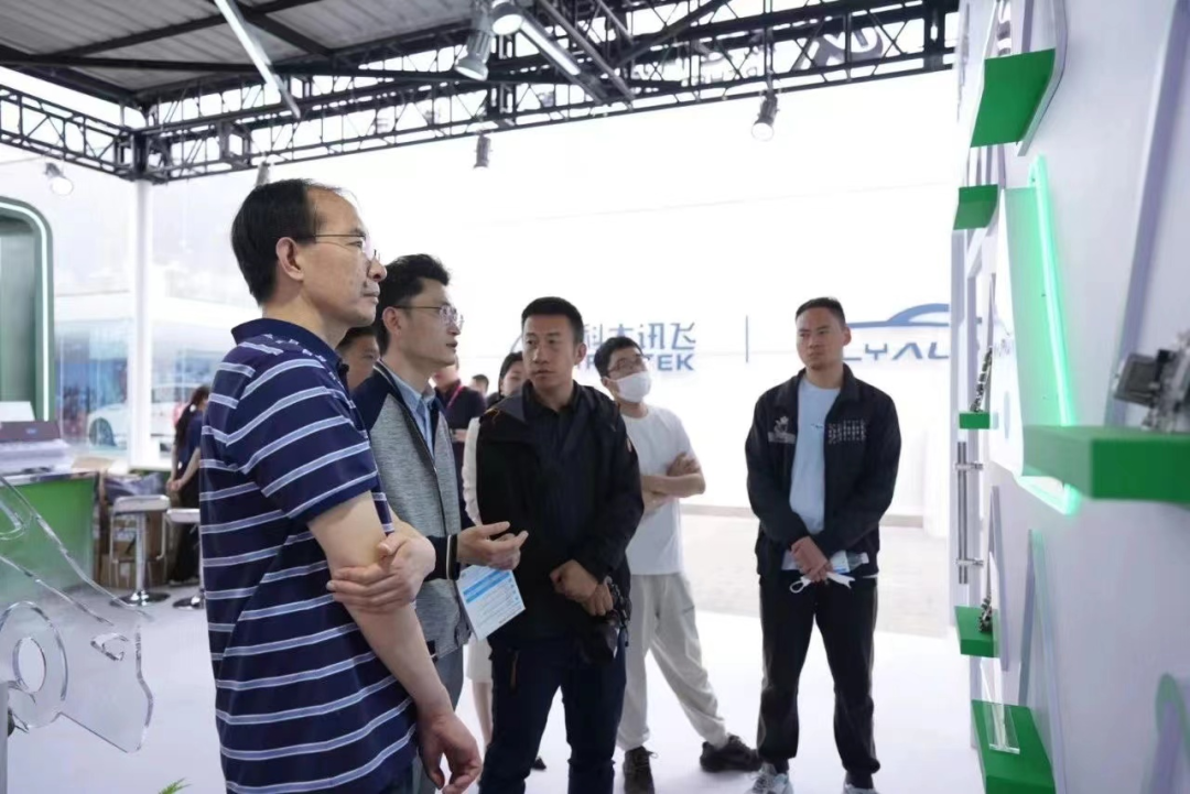 首发高通8775舱驾一体软件平台，这家软件厂商如何抢跑整车OS？_高通8775芯片算力-CSDN博客