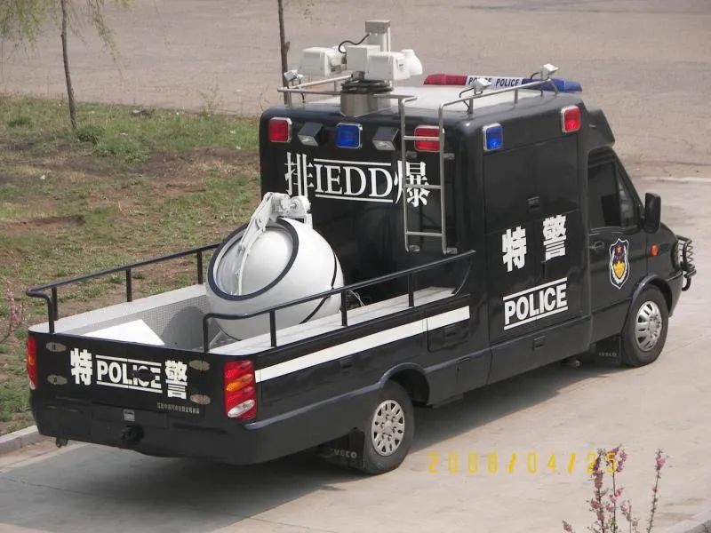 车仪表台上的装饰_【天坛汽车】全顺警用排爆车-CSDN博客