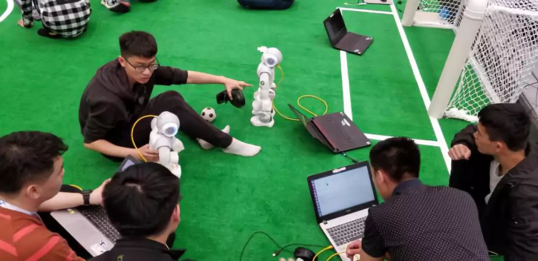 世界机器人冠军王宇航_历史性突破！鲁大人在RoboCup机器人世界杯中国赛斩获冠军...-CSDN博客