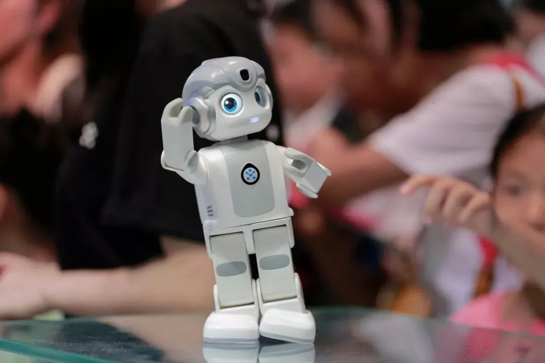 优必选大型仿人服务机器人Walker X的核心技术突破_优必选walker csdn_优必选科技的博客-CSDN博客