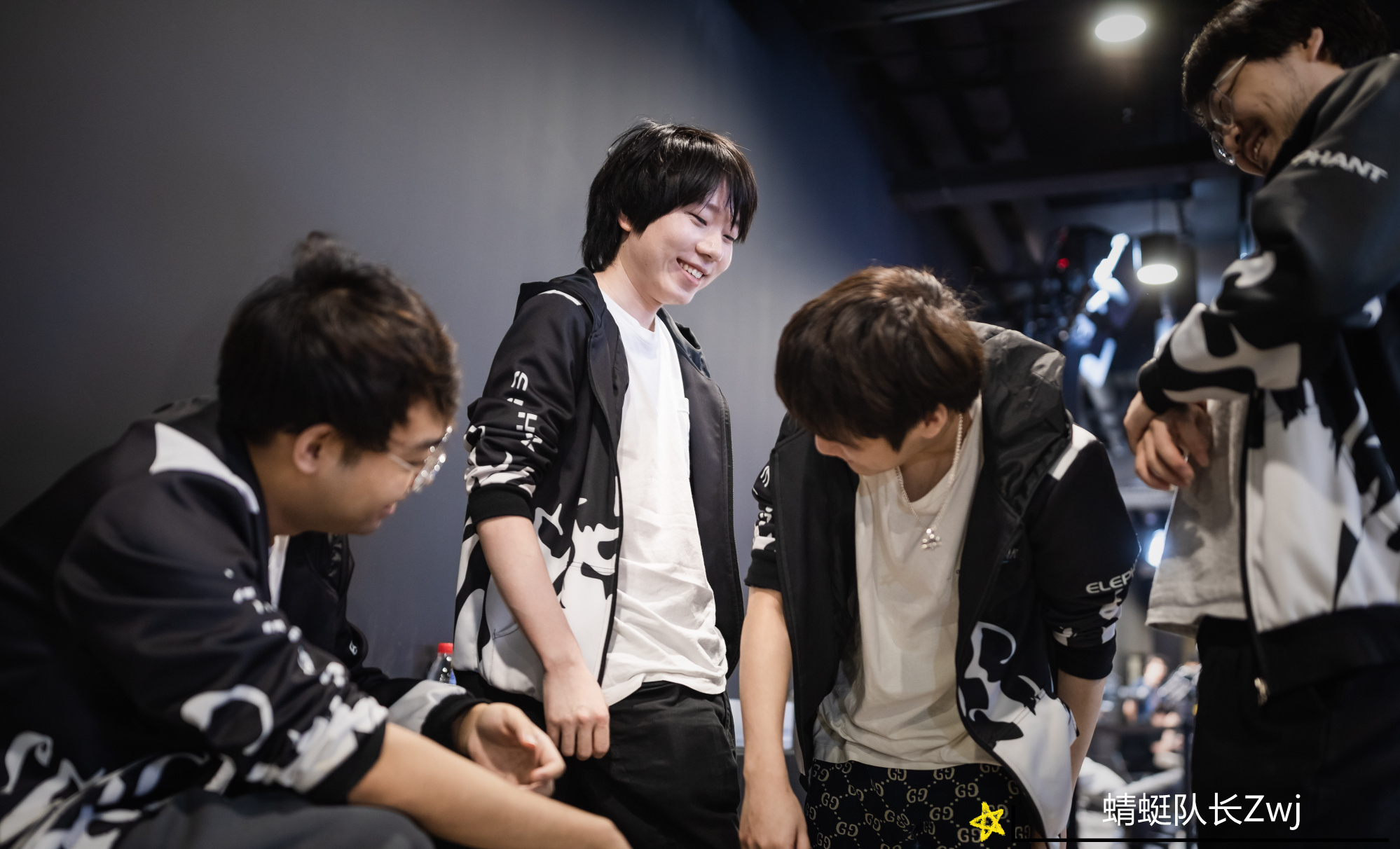 emo服务器未响应,Dota2：这也能扯到Ame身上？Emo被kaka整蛊后感慨：Ame来就宰了！...-CSDN博客