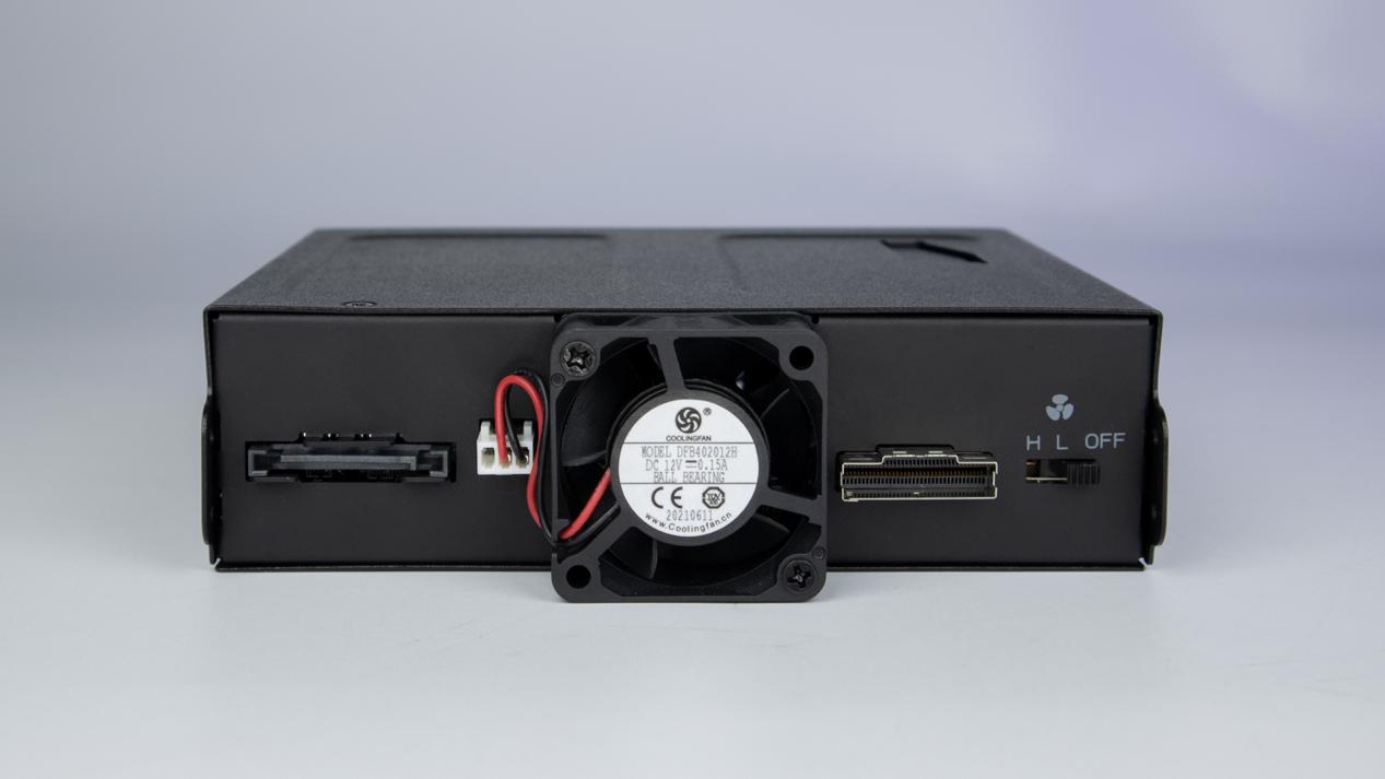 U.2 NVMe硬盘太香了，搭配这款硬盘盒，视频剪辑速度又提升！_slimline接口-CSDN博客