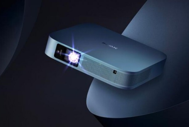 2023轻薄投影仪首选：极米Z6X Pro入手超值！