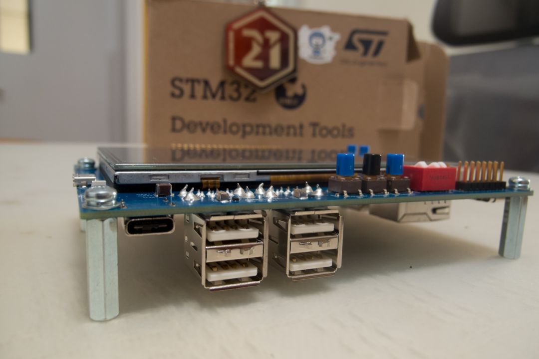 STM32MP1]【STM32MP135F-DK测评】兴奋的开箱帖_stm32mp135芯片原理图-CSDN博客