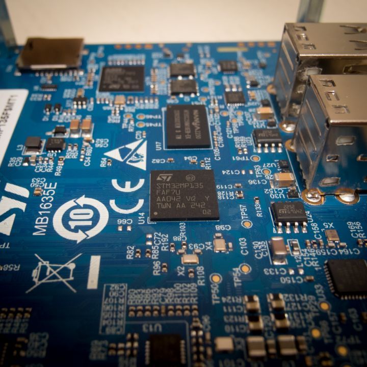 STM32MP1]【STM32MP135F-DK测评】兴奋的开箱帖_stm32mp135芯片原理图-CSDN博客