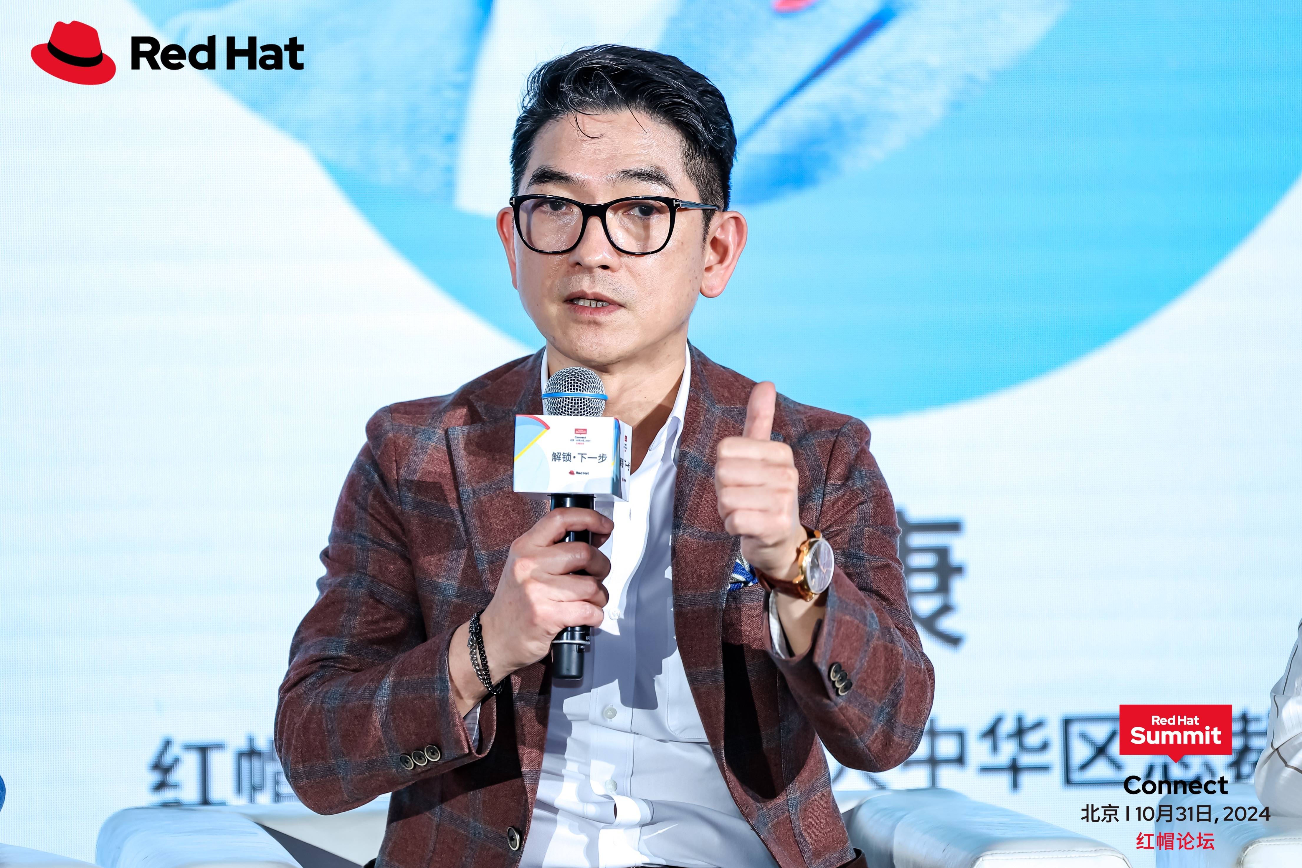 红帽全球副总裁曹衡康：如何以“三步走”战略推进企业AI应用_红帽献计“三步曲” 51cto-CSDN博客