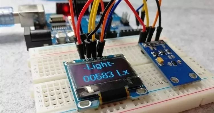 Arduino使用oled代码arduino提高篇10—光强传感器控制oled背光 Csdn博客
