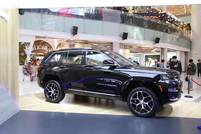 Jeep全新大切诺基4xe插混豪华SUV亮相，低速四驱扭矩放大2.72倍-CSDN博客