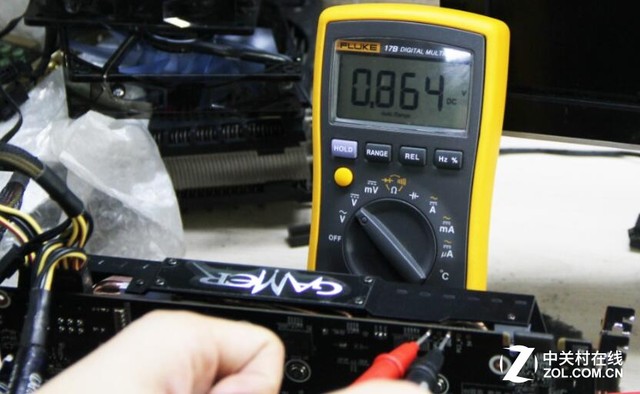 显卡用电测试软件,简单又粗暴 教你用万用表测量核心电压-CSDN博客